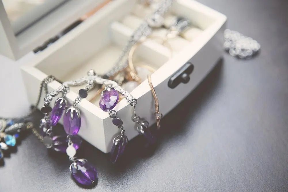 Jewelry packaging ideas for shipping necklaces